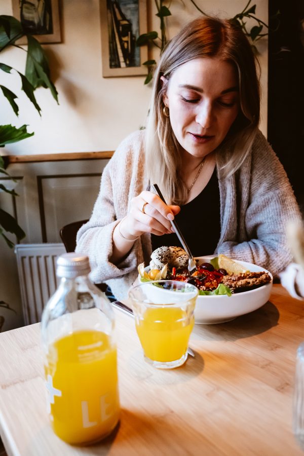 Veganer Kuchen, Falafeln und spazieren am Fluss – Ein Nachmittag in ...